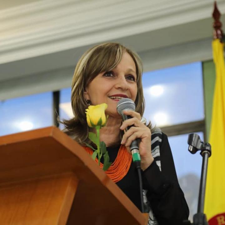 Ordenan reintegrar a Ángela Robledo a su curul en menos de 48 horas ...